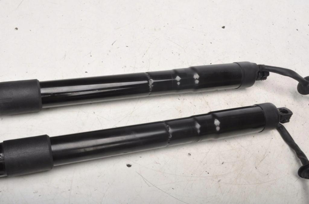 VOLVO XC60: I teleskopy, kufrové piestnice Teleskopy dverí 31457566 ...