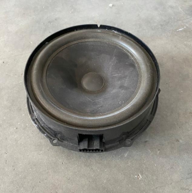 Volkswagen Touareg - reproduktory-dveře 7P6035454 | EkoDily.cz