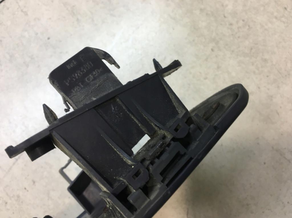 dvierka nádrže paliva: Renault Scenic I FL 1.9DCI 7700435883 | EkoDiely.sk