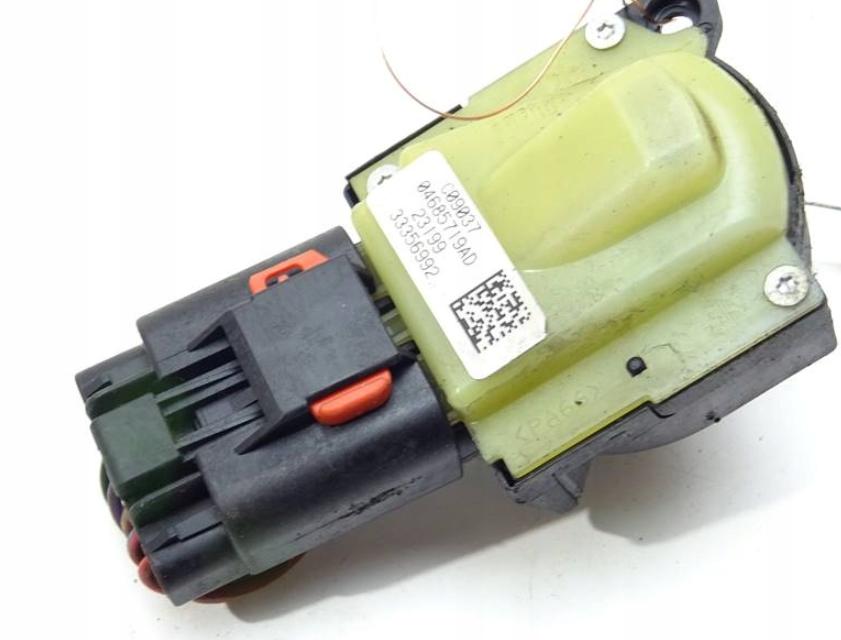 Kocka, vložka spínacej skrinky DODGE CALIBER 2.0 CRD 04685719AD ...