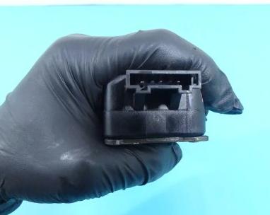 zámok dveří zadní část AUDI A6 C6 Kombi 4F9827383B | EkoDily.cz