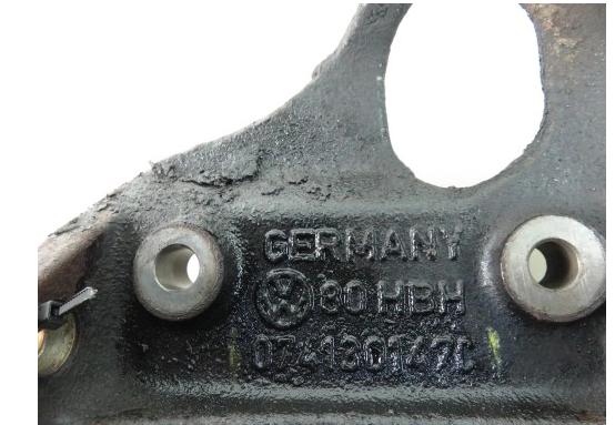 držák pumpy vstřikovací VW T4 2.5 TDI 074130147C | EkoDily.cz