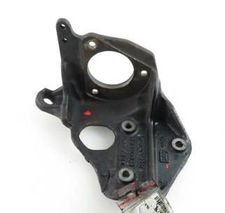 Držiak pumpy vstrekovacej VW T4 2.5 TDI 074130147C | EkoDiely.sk