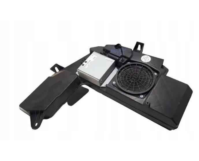 AUDI A4 B7 subwoofer 8E9035223D Európa 06 R | EkoDily.cz