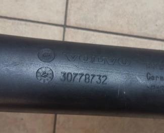 VOLVO V70 XC60: S80 Rúra intercoolera 30778732 | EkoDily.cz
