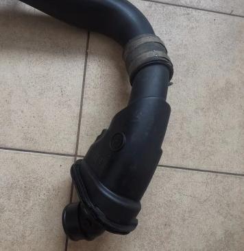 VOLVO V70 XC60: S80 Rúra intercoolera 30778732 | EkoDily.cz