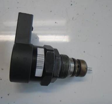 Regulátor tlaku paliva MERCEDES W211 A6110780449 | EkoDily.cz