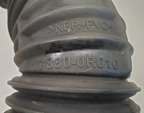 trubka vzduchu 2.2D4D AVENSIS T25 VERSO 17880-0R010 | EkoDily.cz