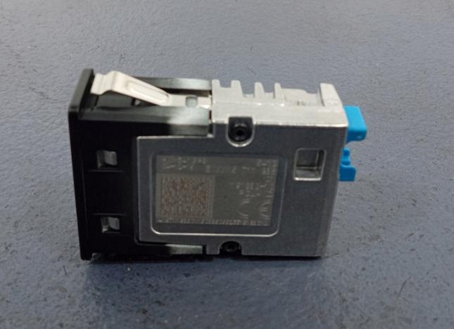 BMW G20 G21 G30 G31 HNÍZDO: USB-C: DOUBLE: 8711938 | EkoDiely.sk