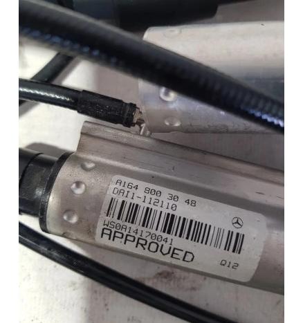 Pumpa dverí zad MERCEDES ML W164 GL X164: R W251 A1648002848 ...