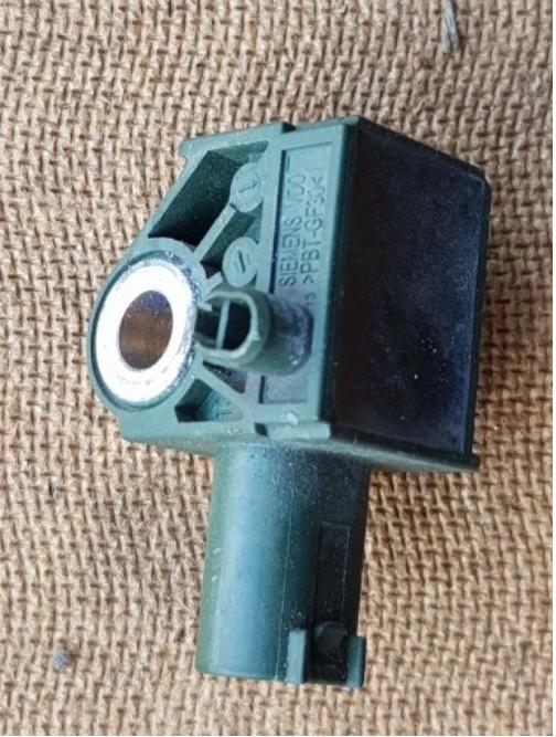 MERCEDES W212 W204 Snímač nárazu predný A1729056000 | EkoDily.cz