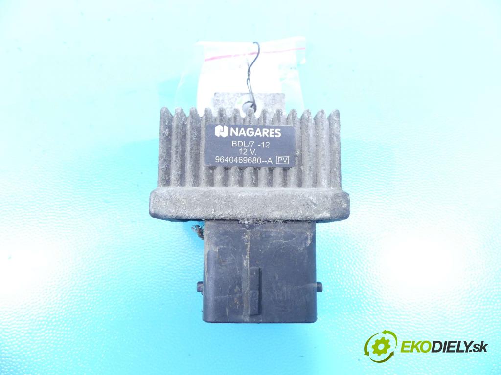 Nissan X-trail II 2008-2013 2.0 dci 150 HP automatic 110 kW 1995 cm3 5 ...