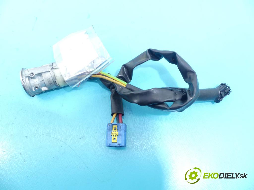 Peugeot 206 1.6 hdi 109 HP manual 80 kW 1560 cm3 5- Spínačka (Spínacie ...