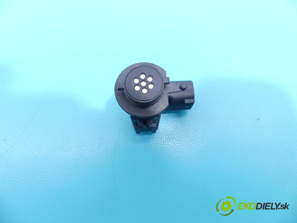 Audi A3 8P 2003-2012 1.9 tdi 105 HP manual 77 kW 1896 cm3 3- snímač ...