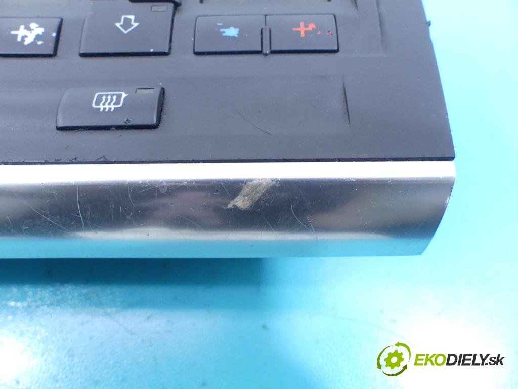 Audi A4 B7 2004-2008 2.0 tdi 136hp manual 100 kW 1968 cm3 4- palubní deska panel topení ...