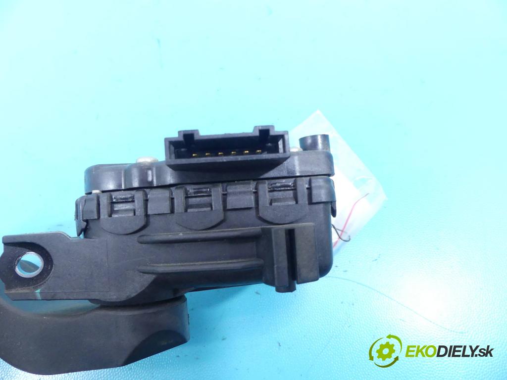 Audi A4 B7 2004-2008 2.0 tdi 136hp manual 100 kW 1968 cm3 4- pedály 8E1721523C (Pedály) | EkoDily.cz