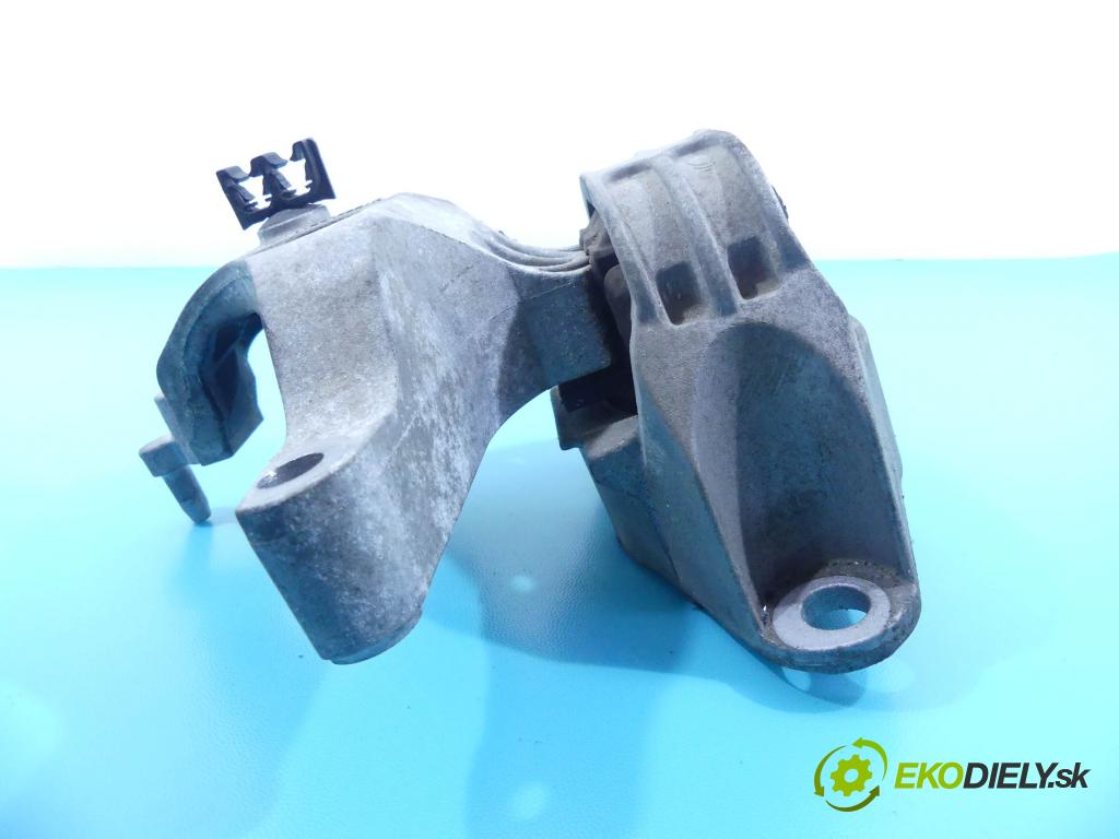 Dacia Duster I 2010-2018 1.5 dci 107 HP manual 79 kW 1461 cm3 5- airbag ...