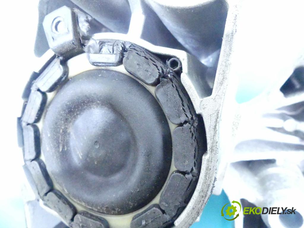 Dacia Duster I 2010-2018 1.5 dci 107 HP manual 79 kW 1461 cm3 5- airbag ...