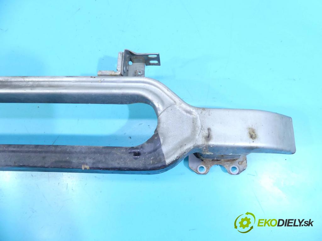 Peugeot 407 2.0 hdi 136hp manual 100 kW 1997 cm3 5- výztuha nárazníku ...