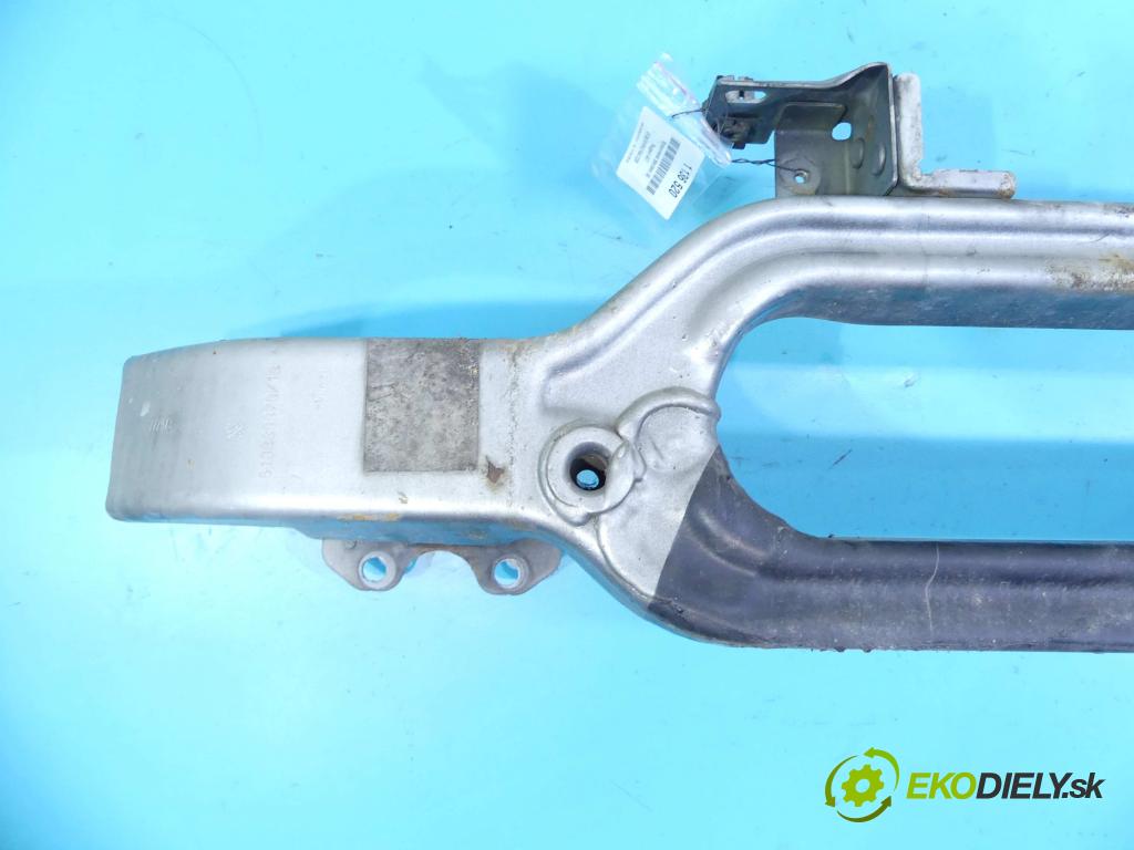 Peugeot 407 2.0 hdi 136hp manual 100 kW 1997 cm3 5- výztuha nárazníku ...