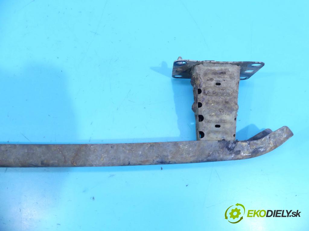 Peugeot 407 2.0 hdi 136hp manual 100 kW 1997 cm3 5- výztuha nárazníku ...