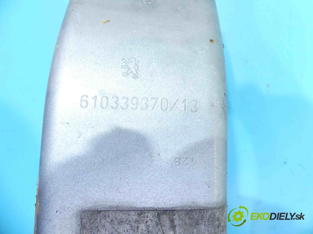 Peugeot 407 2.0 hdi 136hp manual 100 kW 1997 cm3 5- výztuha nárazníku ...