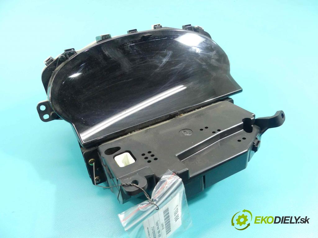 Toyota Yaris I 1999-2005 1.0 vvti 68 hp manual 50 kW 998 cm3 3- Přístrojová deska 72083800-52610 ...