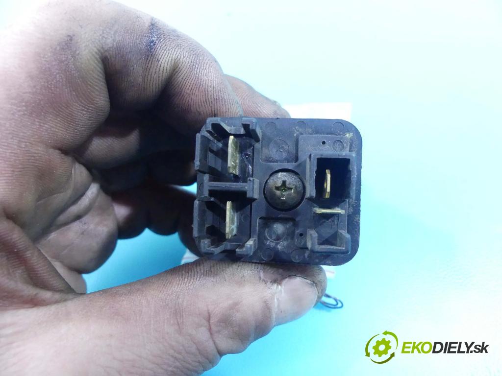 Ford Ranger IV 98-11 2.5 TDCI 143 hp manual 105 kW 2500 cm3 5- relé ...