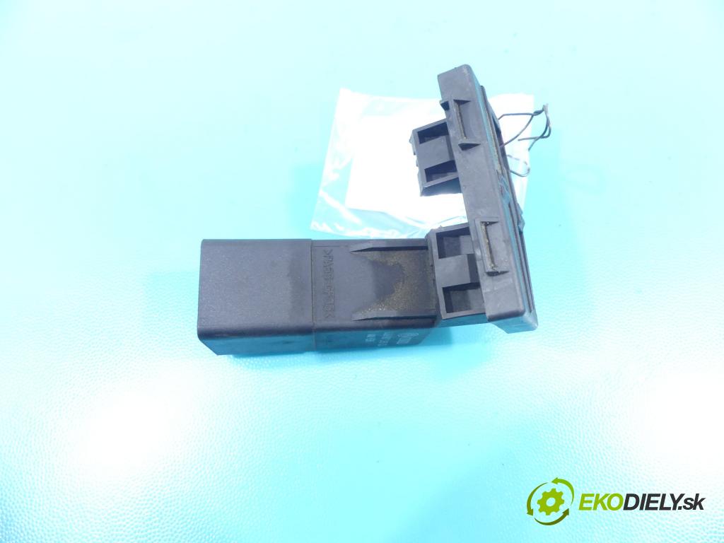 Vw Touran I 2003-2015 1.9 tdi 105 HP automatic 77 kW 1896 cm3 5- Relé ...