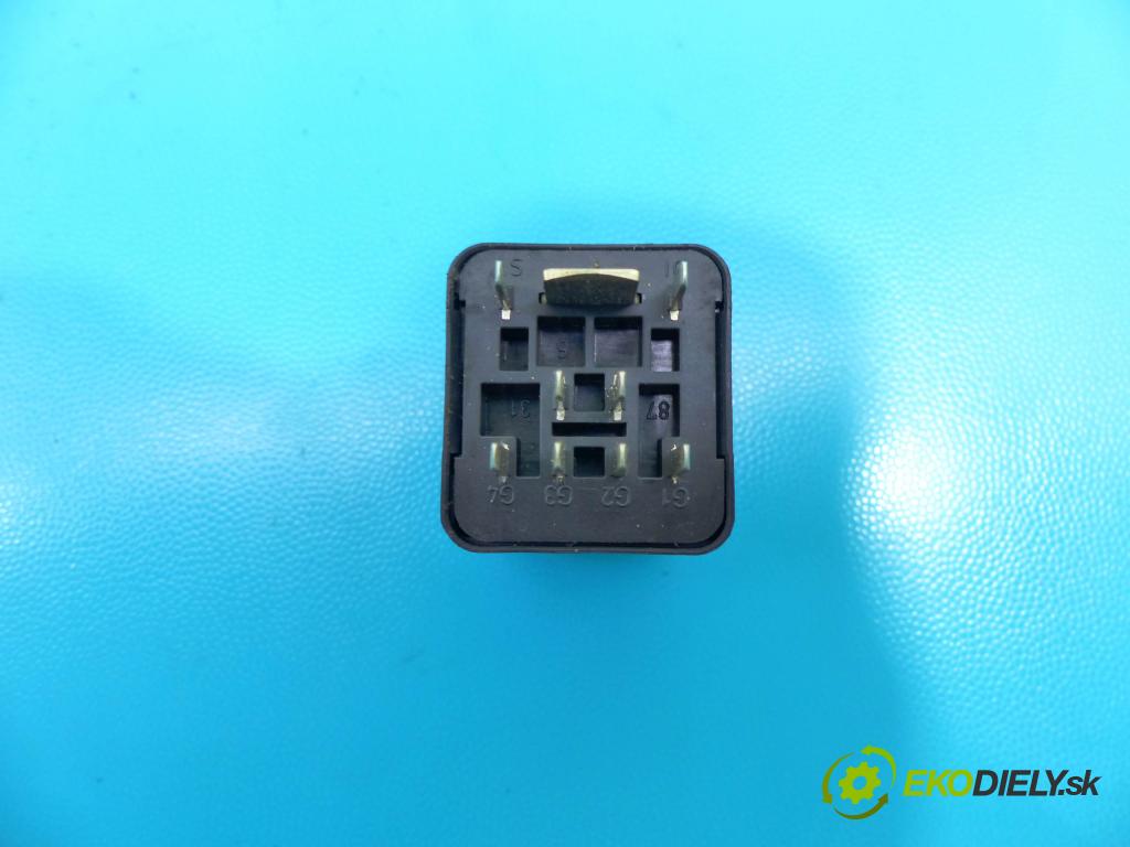 Audi A4 B8 2007-2015 2.0 tdi 143 hp manual 105 kW 1968 cm3 4- relé ...