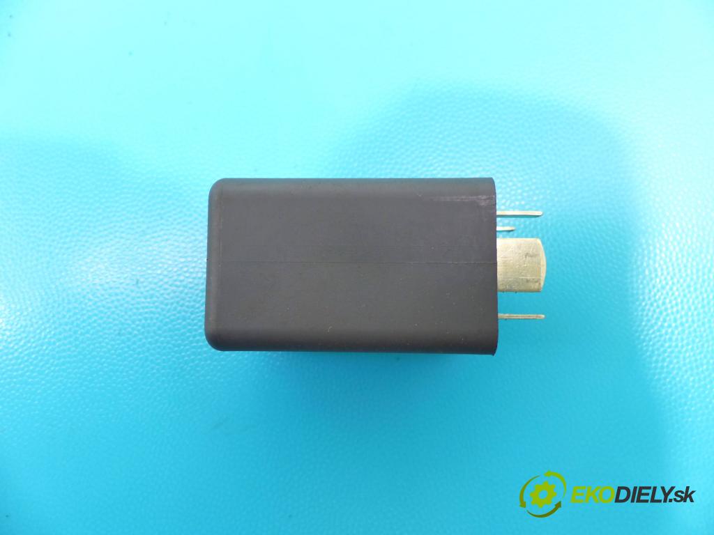 Audi A4 B8 2007-2015 2.0 tdi 143 hp manual 105 kW 1968 cm3 4- relé ...