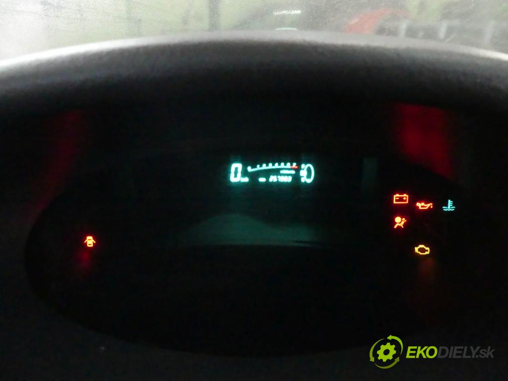 Toyota Yaris I 1999-2005 1.0 vvti 68 hp manual 50 kW 998 cm3 3- Přístrojová deska 457300-0890 ...