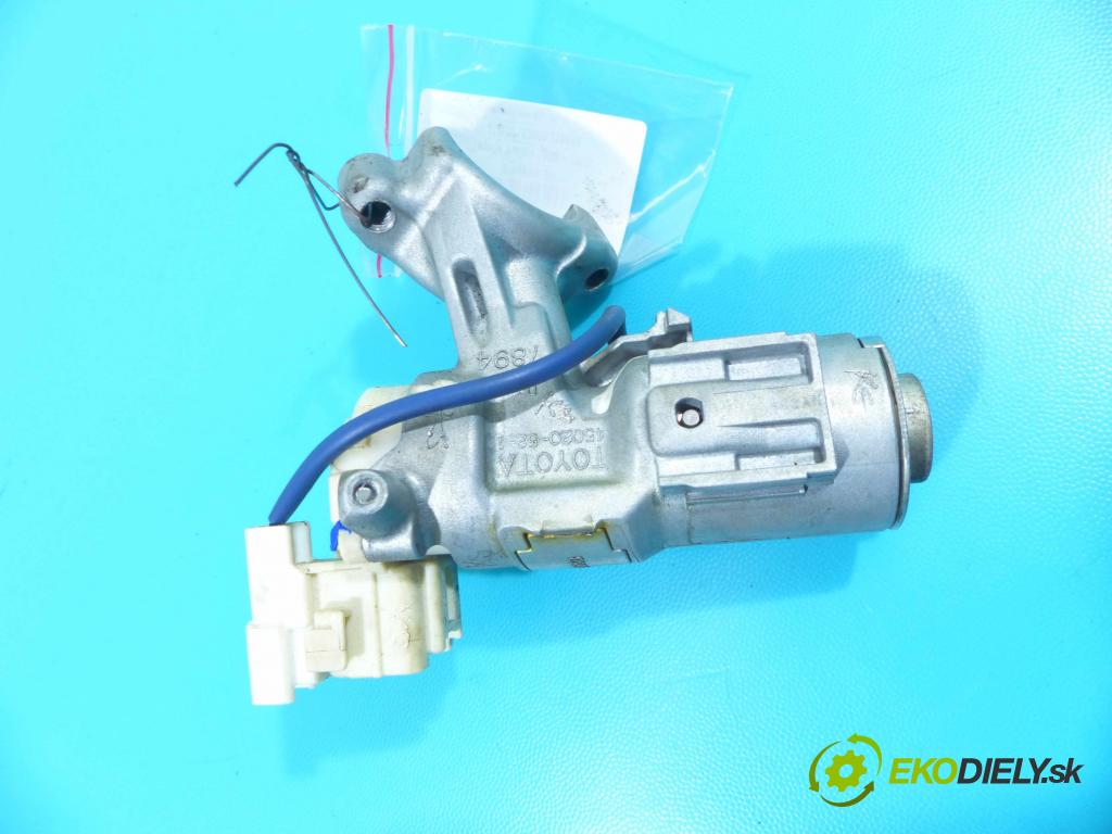 Toyota Yaris I 1999-2005 1.0 vvti 68 hp manual 50 kW 998 cm3 3- spínací skříňka (Spínací skříňky ...