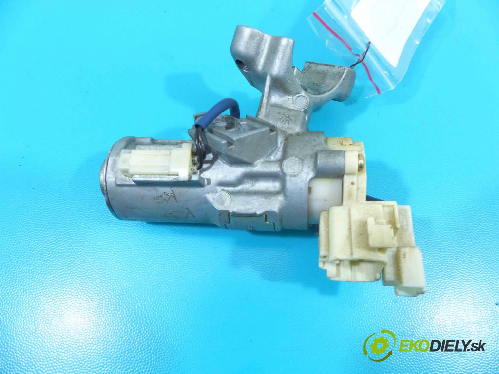 Toyota Yaris I 1999-2005 1.0 vvti 68 hp manual 50 kW 998 cm3 3- spínací skříňka (Spínací skříňky ...