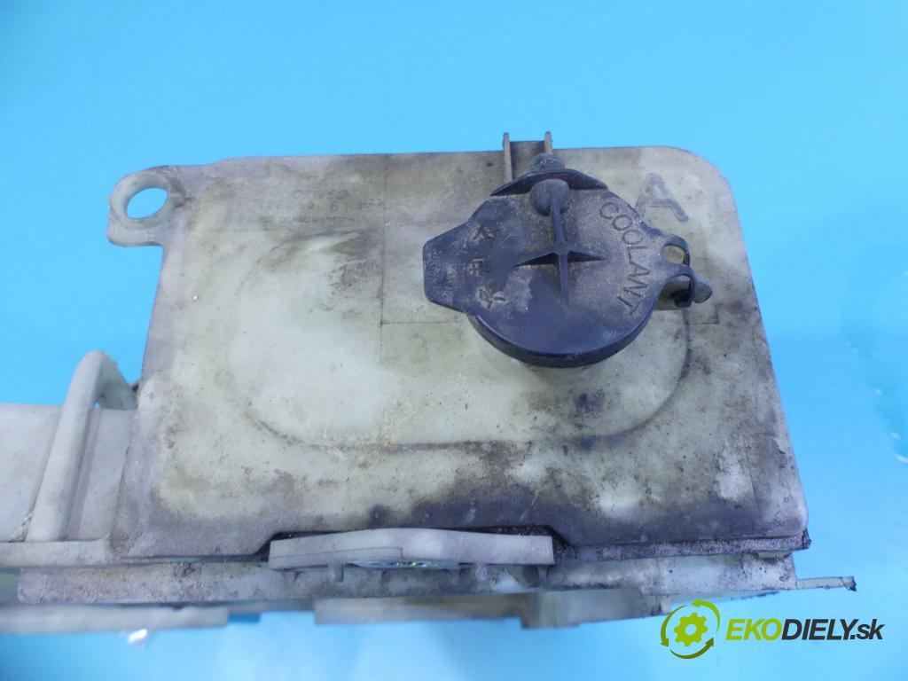 Toyota Yaris I 1999-2005 1.0 vvti 68 hp manual 50 kW 998 cm3 5- ventilátor chladič | EkoDily.cz