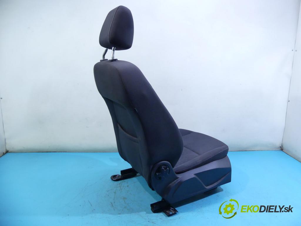 Ford Focus Mk3 2010-2018 1.0 T 125 hp manual 92 kW 998 cm3 5- Sedadlo ...