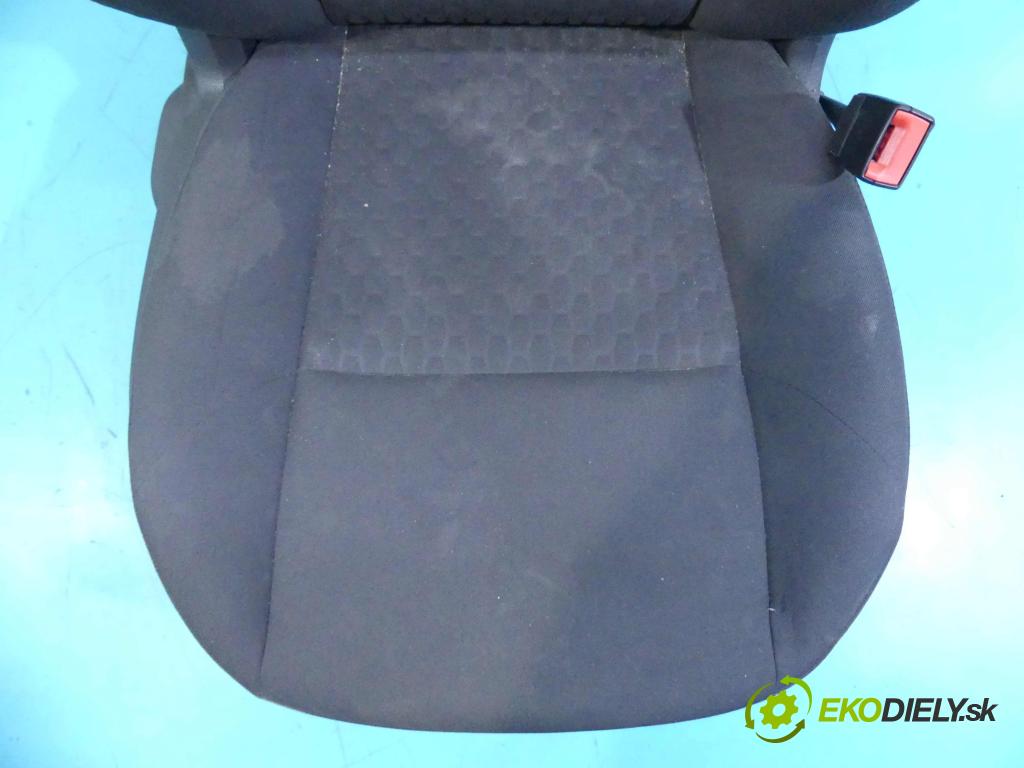 Ford Focus Mk3 2010-2018 1.0 T 125 hp manual 92 kW 998 cm3 5- Sedadlo ...