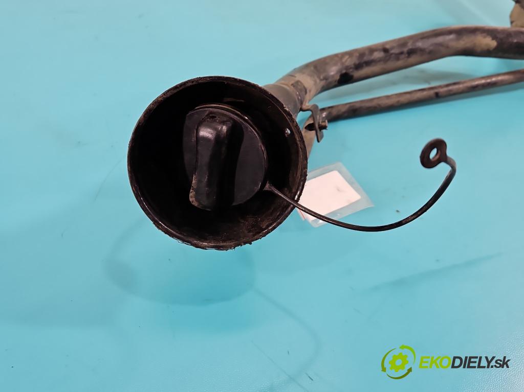 Nissan Qashqai I J10 2006-2013 1.5 dci 106 hp manual 78 kW 1461 cm3 5- Zástrčka: nalévání paliva ...