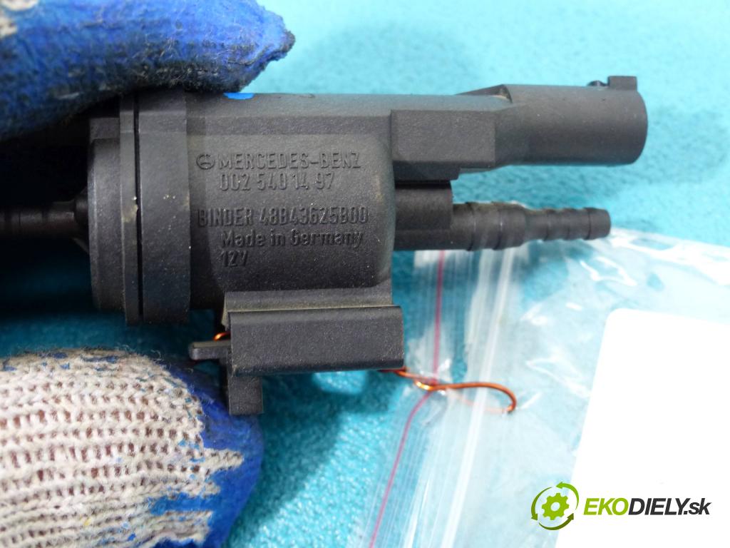 Mercedes S W221 05-13 3.0 CDI 235 HP automatic 173 kW 2987 cm3 Snímač ...