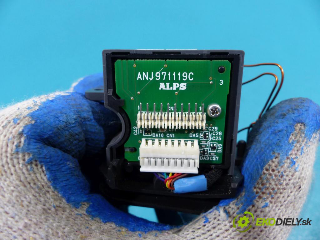 Volvo XC90 I 2002-2014 2.4 d5 200 HP automatic 147 kW 2400 cm3 Prepínač ...