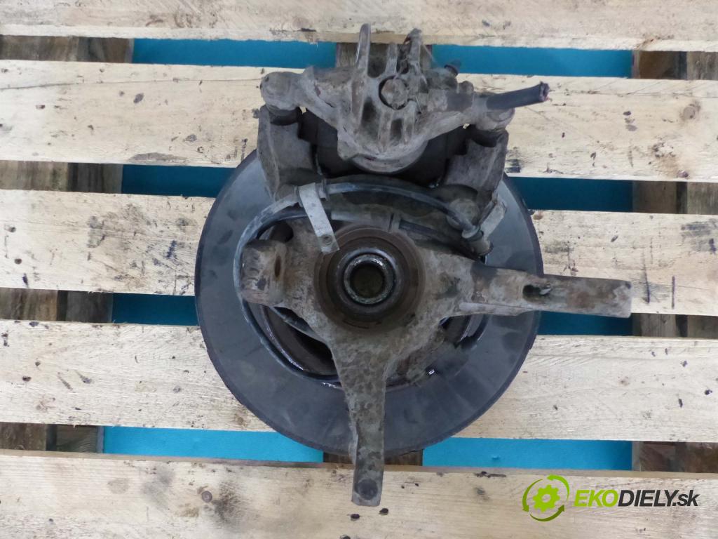 Volvo V40 I 1995-2004 1.6 16V 105 HP manual 77 kW 1588 cm3 náboj pravá ...