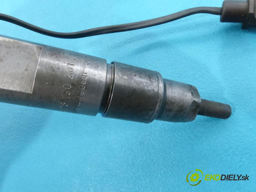 Vw Passat B4 1993-1997 1.9 TDI 90 hp manual 66 kW 1896 cm3 vstřikovač ...