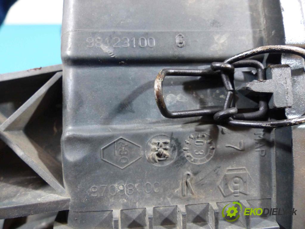 Renault Thalia I 1998-2009 1.4 8V - 75 HP manual 55 kW 1390 cm3 Obal ...