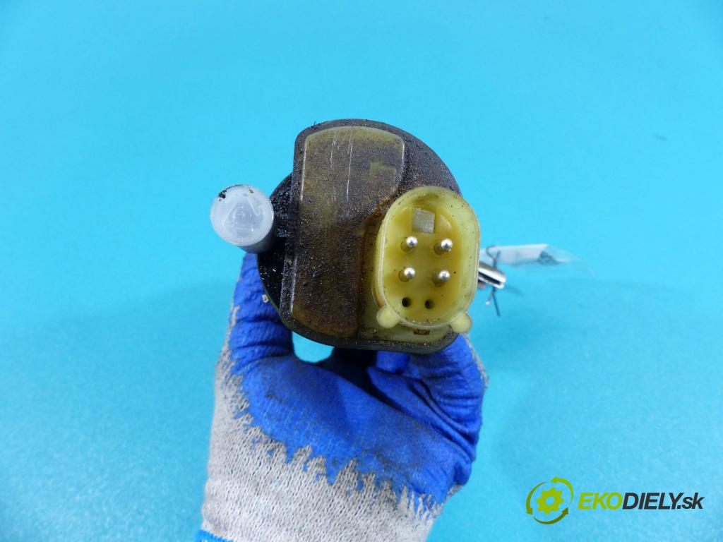 Bmw 3 e90 2005-2013 2.0D 150 HP manual 110 kW 1995 cm3 - paliva ...