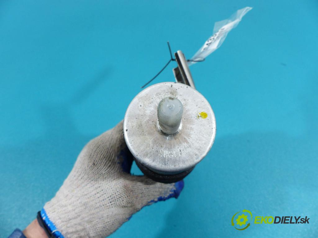 Bmw 3 e90 2005-2013 2.0D 150 HP manual 110 kW 1995 cm3 - paliva ...