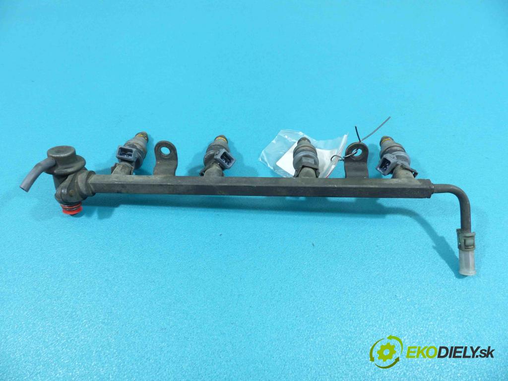 Peugeot 306 1.6 8V - 98 HP automatic 72 kW 1587 cm3 5- vstrekovač ...