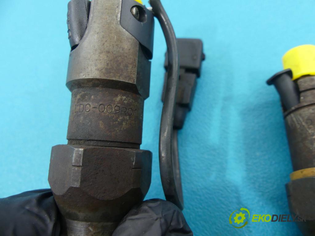 Volvo V40 I 1995-2004 1.9 td 90 HP manual 66 kW 1870 cm3 5- vstrek LDC ...