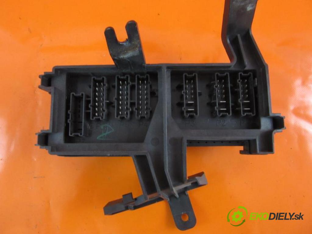 MERCEDES BENZ R R 500 4-MATIC M 113.971 automatic 7 - 4X4 225 kW 306 km ...