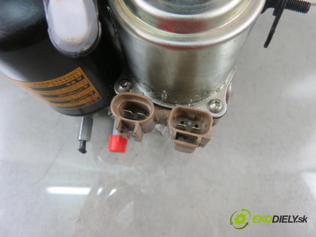 TOYOTA AURIS I (E15) 1.8 HYBRID 2ZR-FXE automatic 73 kW 99 km pumpa ...