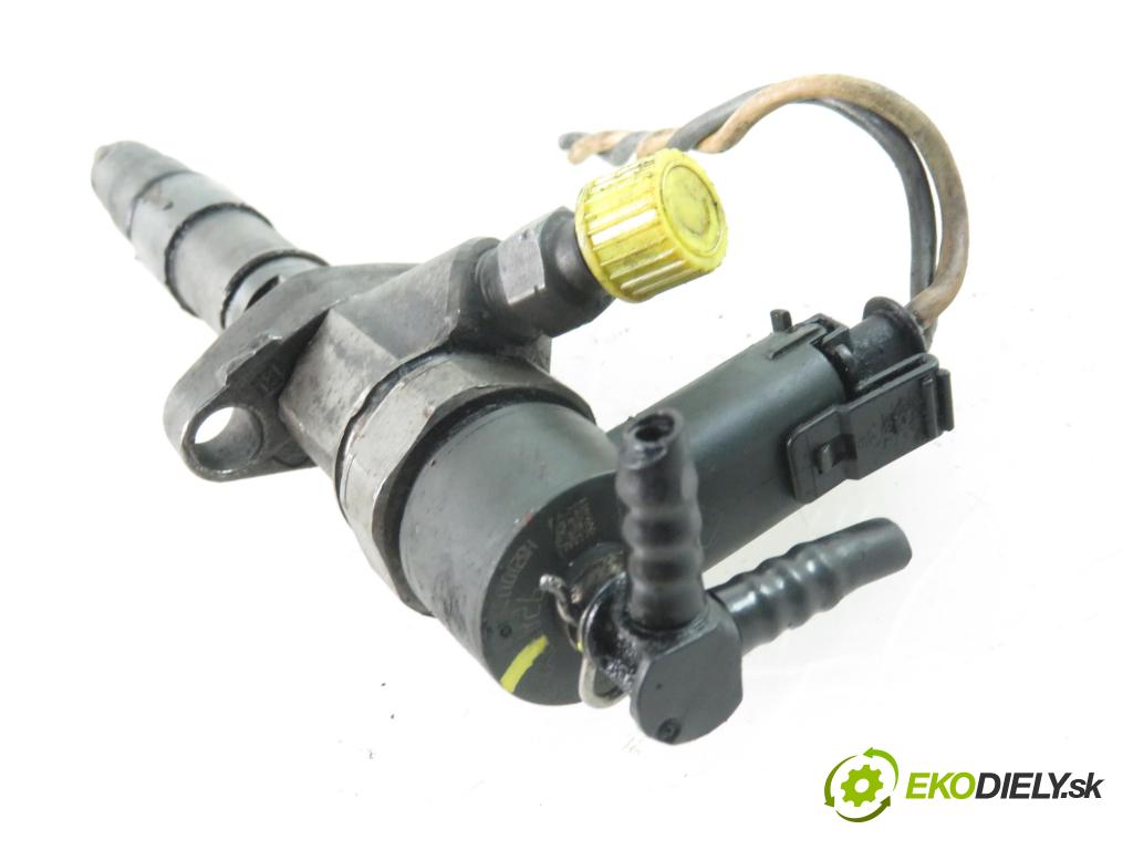 RENAULT TRAFIC II Skrzynia (FL) FURGON 2004 2464,00 Wtryskiwacze 2464 ...